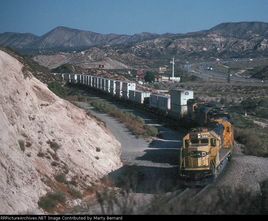 AT&SF 5062 and Stacks